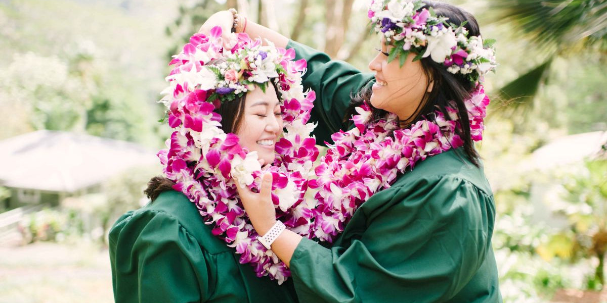 5 Ways To Personalize a Graduation Lei for Your Grad